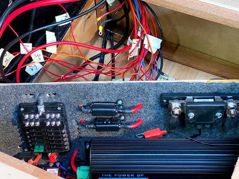 Installing a Redarc Management30 Battery Management System - GoRV