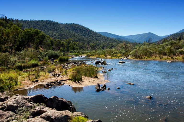 Travel Guide: Beautiful Barry Way - GoRV