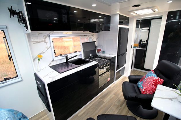 Caravan Review: Wonder Roo Pearl XX3 Silver+ - GoRV