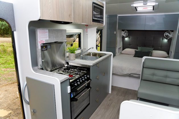 GoRV review: Crusader Musketeer Camelot - Crusader Caravans