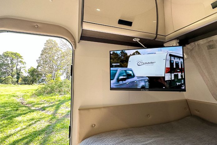 Review: Englaon X90 12V TV - GoRV