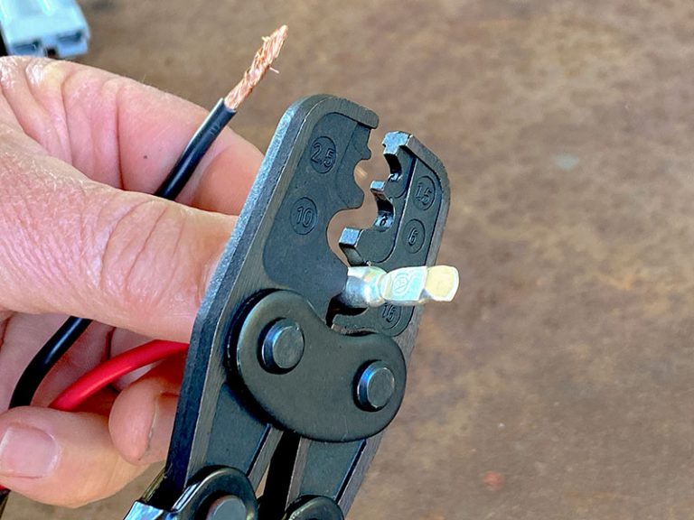 Anderson Plug Connection: Tech Guide - GoRV