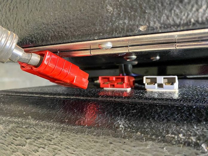 Anderson Plug Connection: Tech Guide - GoRV