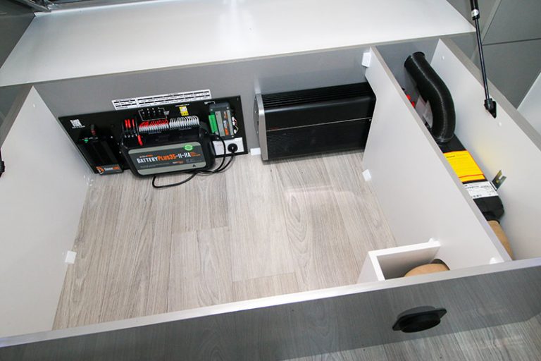 Goldstream RV 1760 RE CD Rhino Caravan Review - GoRV