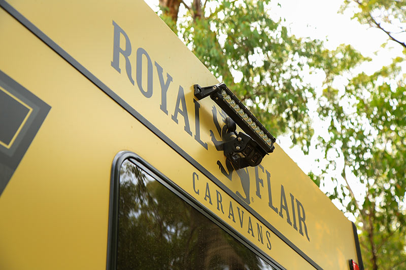 royal-flair-razor-1 - GoRV