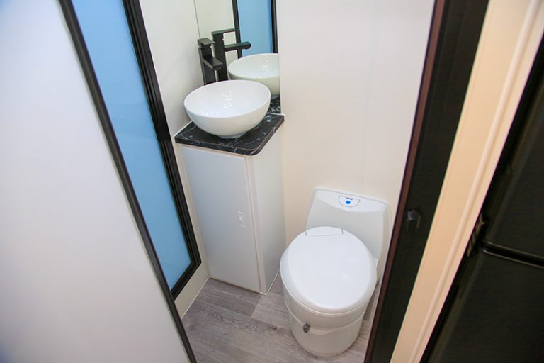 Review: Royal Flair Razor XT - GoRV